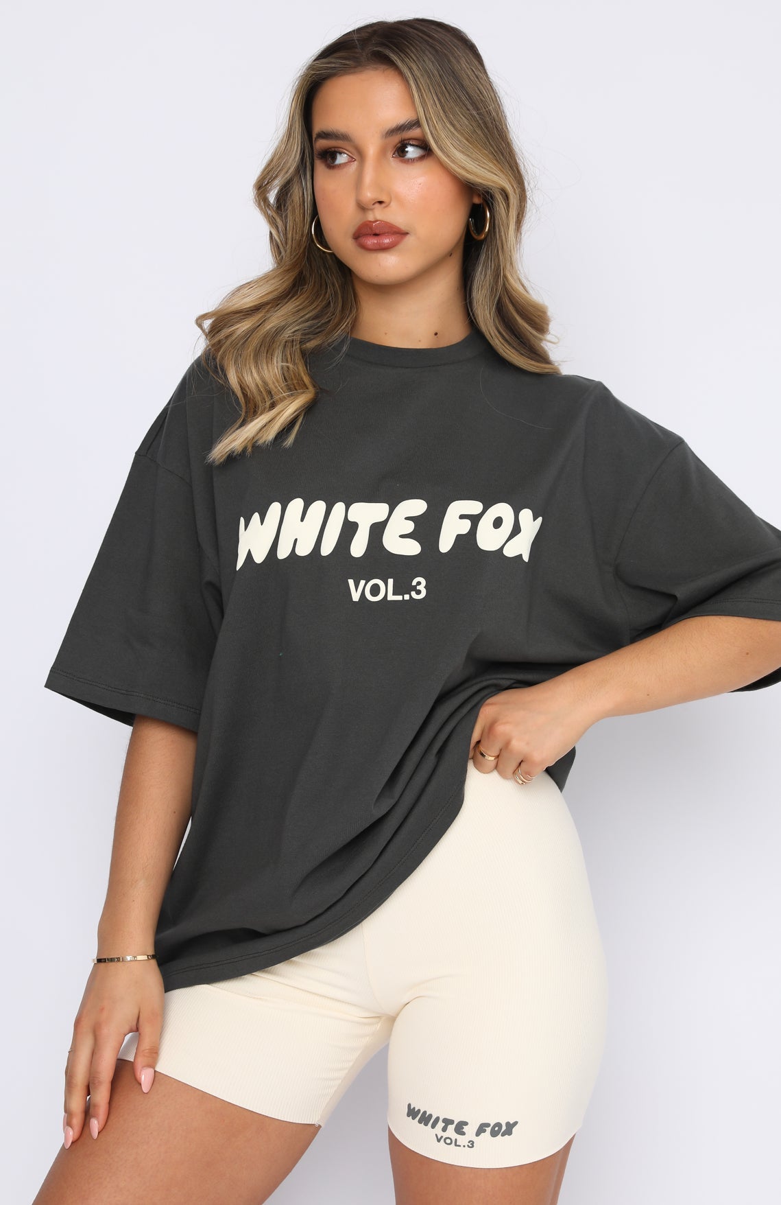 Offstage Oversized Tee Shadow | White Fox Boutique