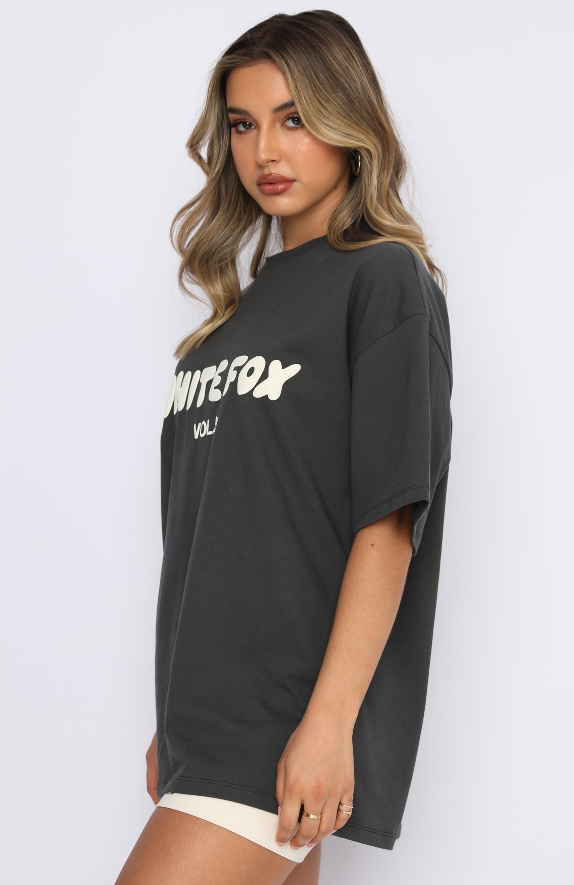 Offstage Oversized Tee Shadow | White Fox Boutique